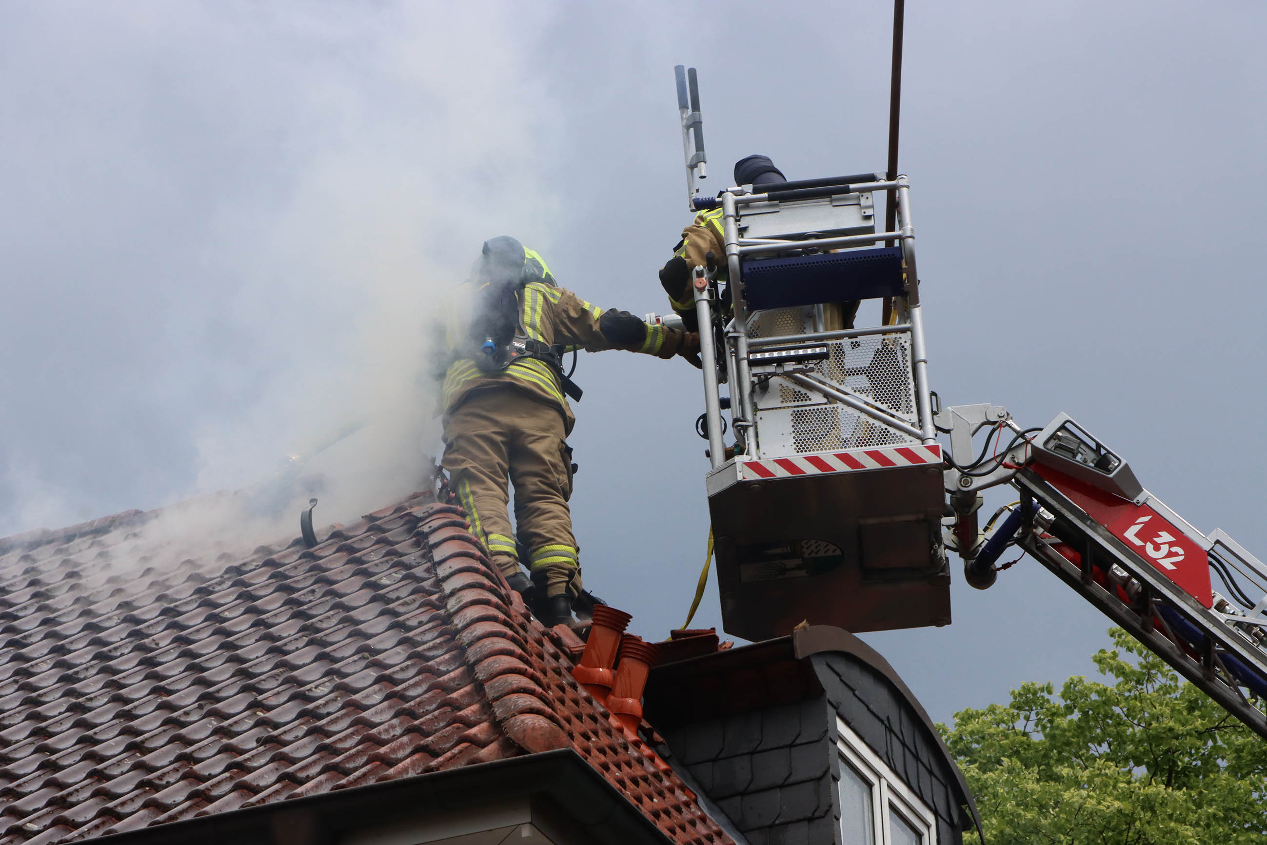 071/2024 FEU2 - Dachstuhlbrand | Freiwillige Feuerwehr Lauenburg